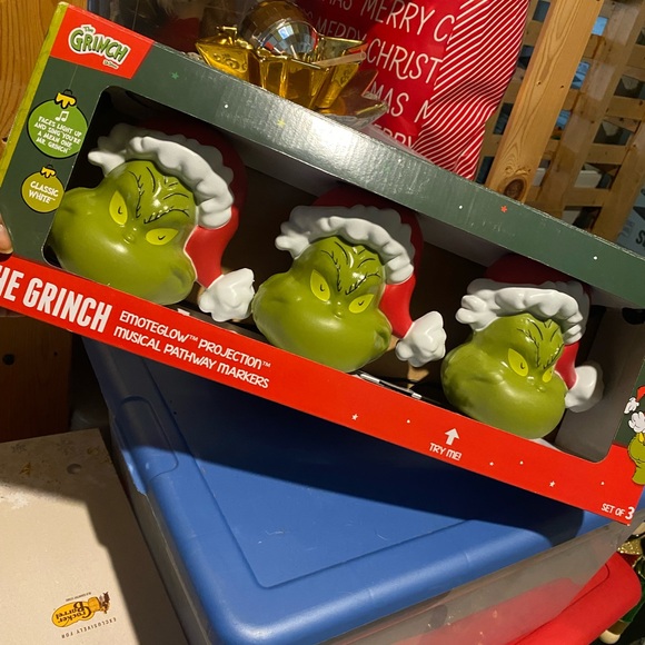 Holiday | New The Grinch Musical Pathway Markers | Poshmark
